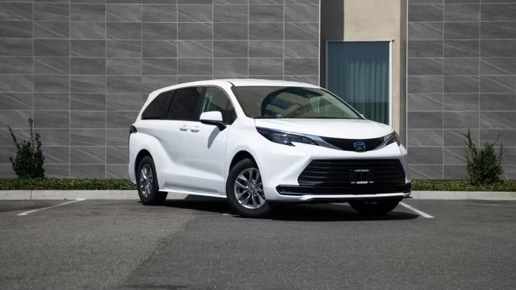 Toyota Sienna rental | Rent a Sienna on Turo