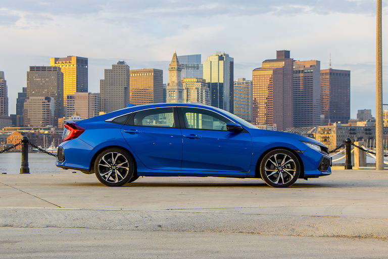 Honda CR-V 2017 rental in Carrara, QLD by Japan Auto G. | Turo